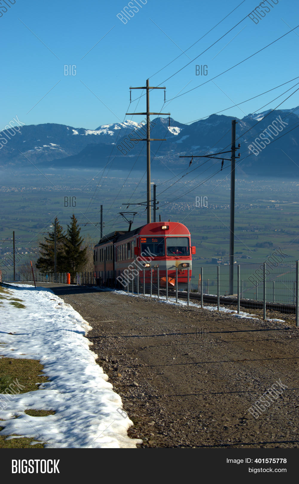 Train Arriving Station Image & Photo (Free Trial) | Bigstock