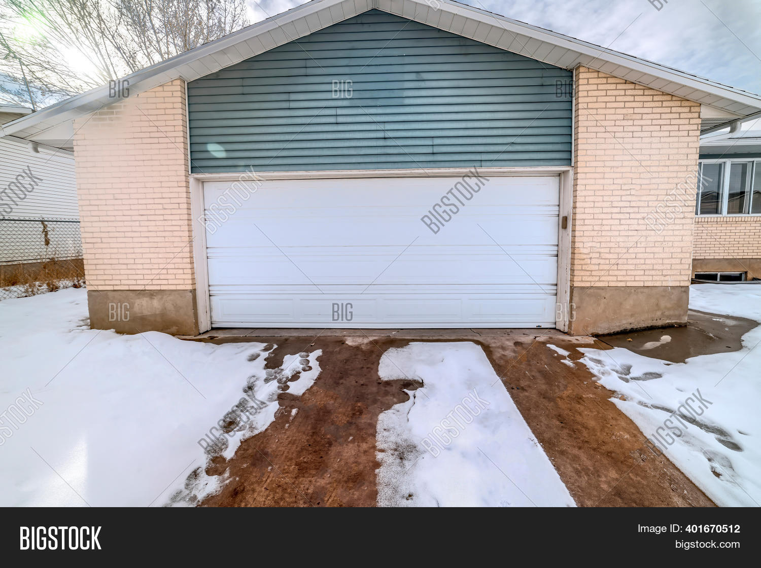 Front View Garage Image & Photo (Free Trial) | Bigstock