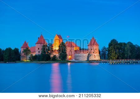 Trakai Castle Night - Image & Photo (Free Trial) | Bigstock
