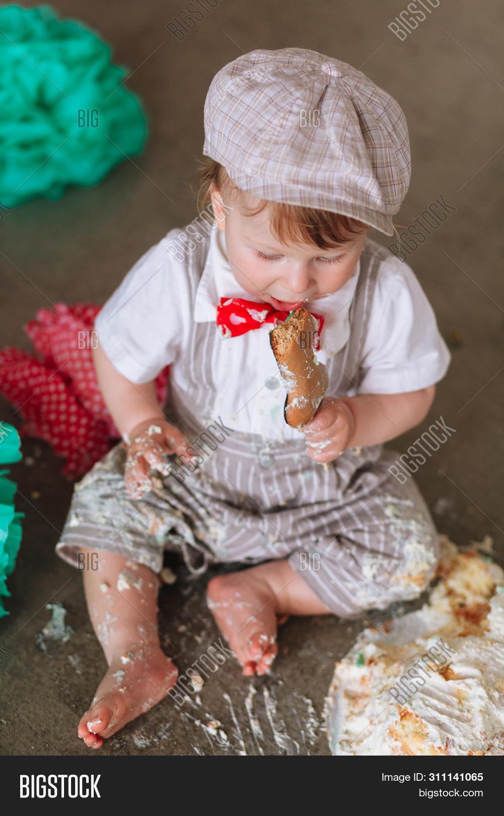 Little Boy Eating Cake Image & Photo (Free Trial) | Bigstock