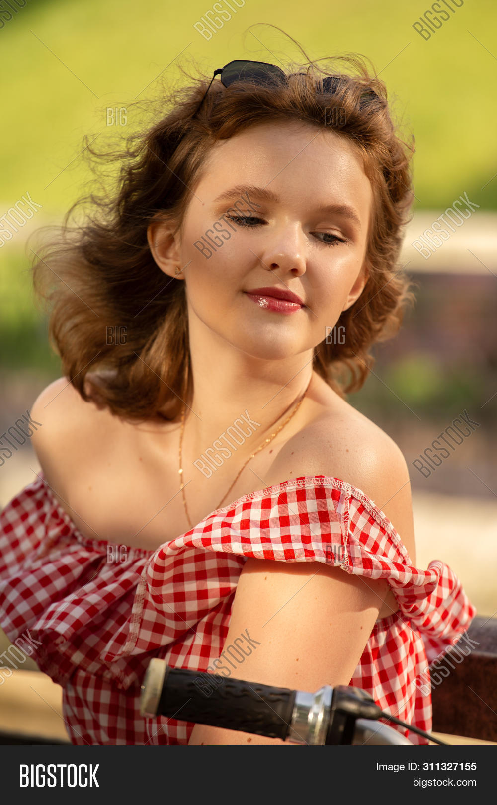 Beautiful Girl Bare Image & Photo (Free Trial) | Bigstock