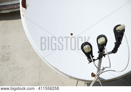 White Satellite Dish Image & Photo (Free Trial) | Bigstock