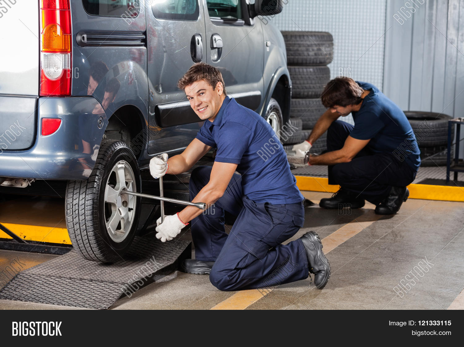 Happy Mechanic Fixing Image & Photo (Free Trial) | Bigstock
