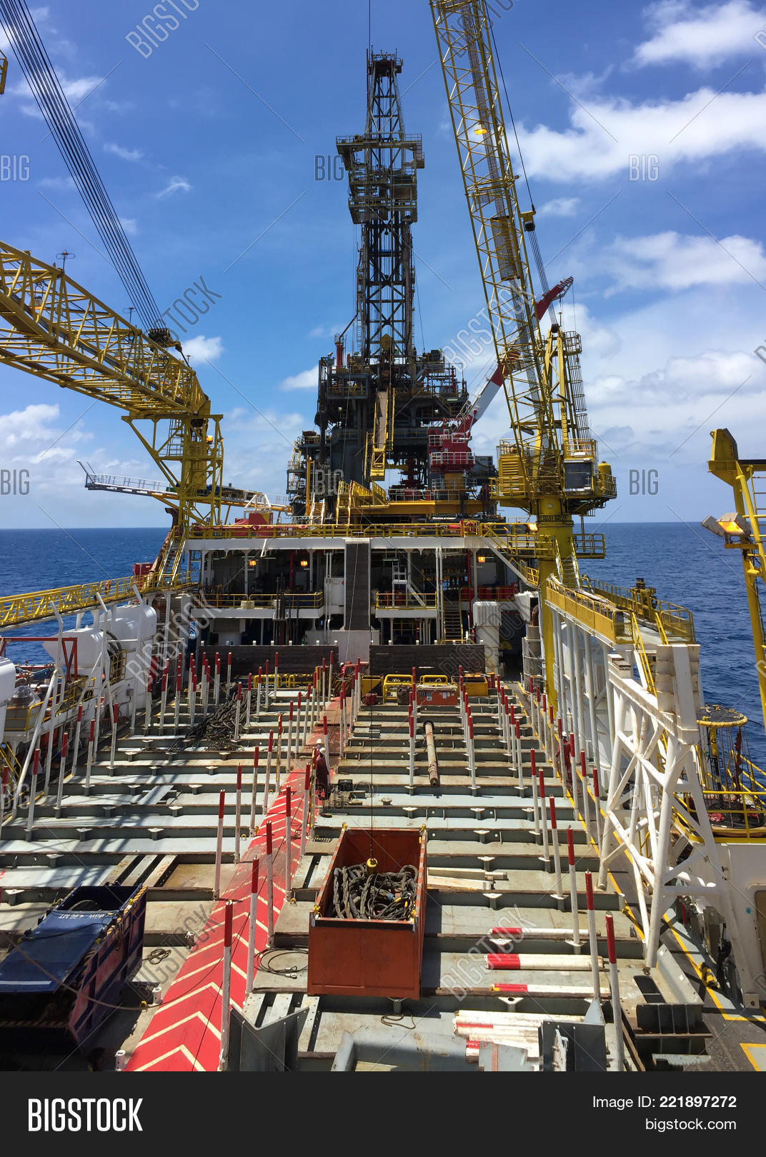 Oil Rig Tender Type Image & Photo (Free Trial) | Bigstock