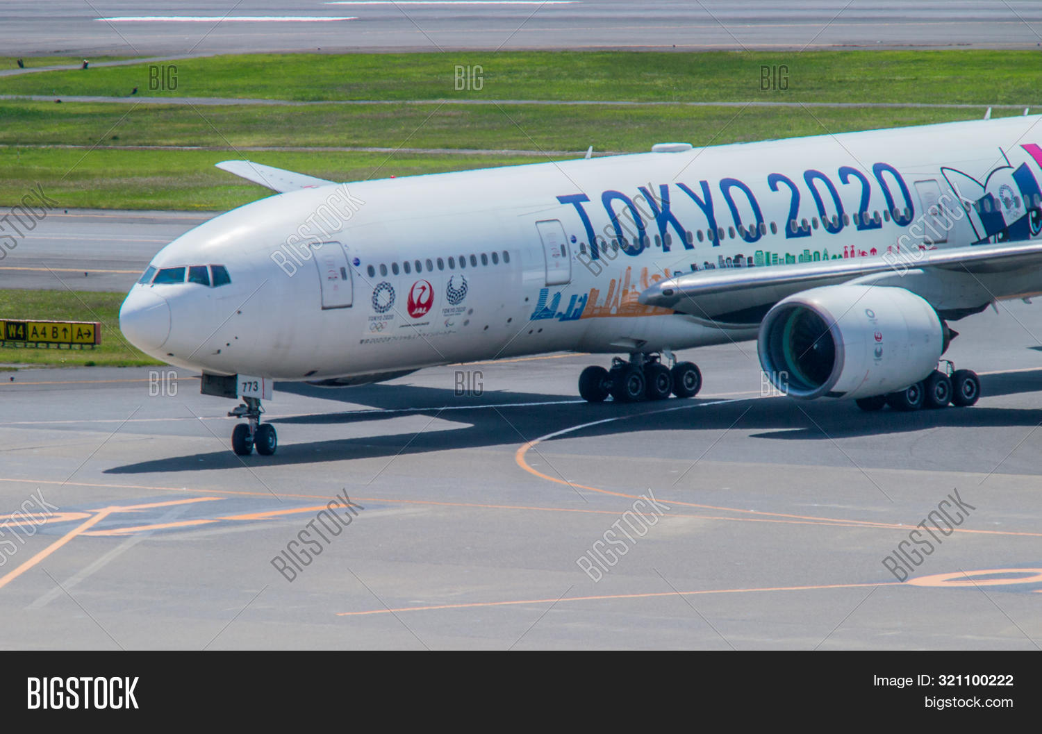 Japan Airlines (jal) Image & Photo (Free Trial) | Bigstock