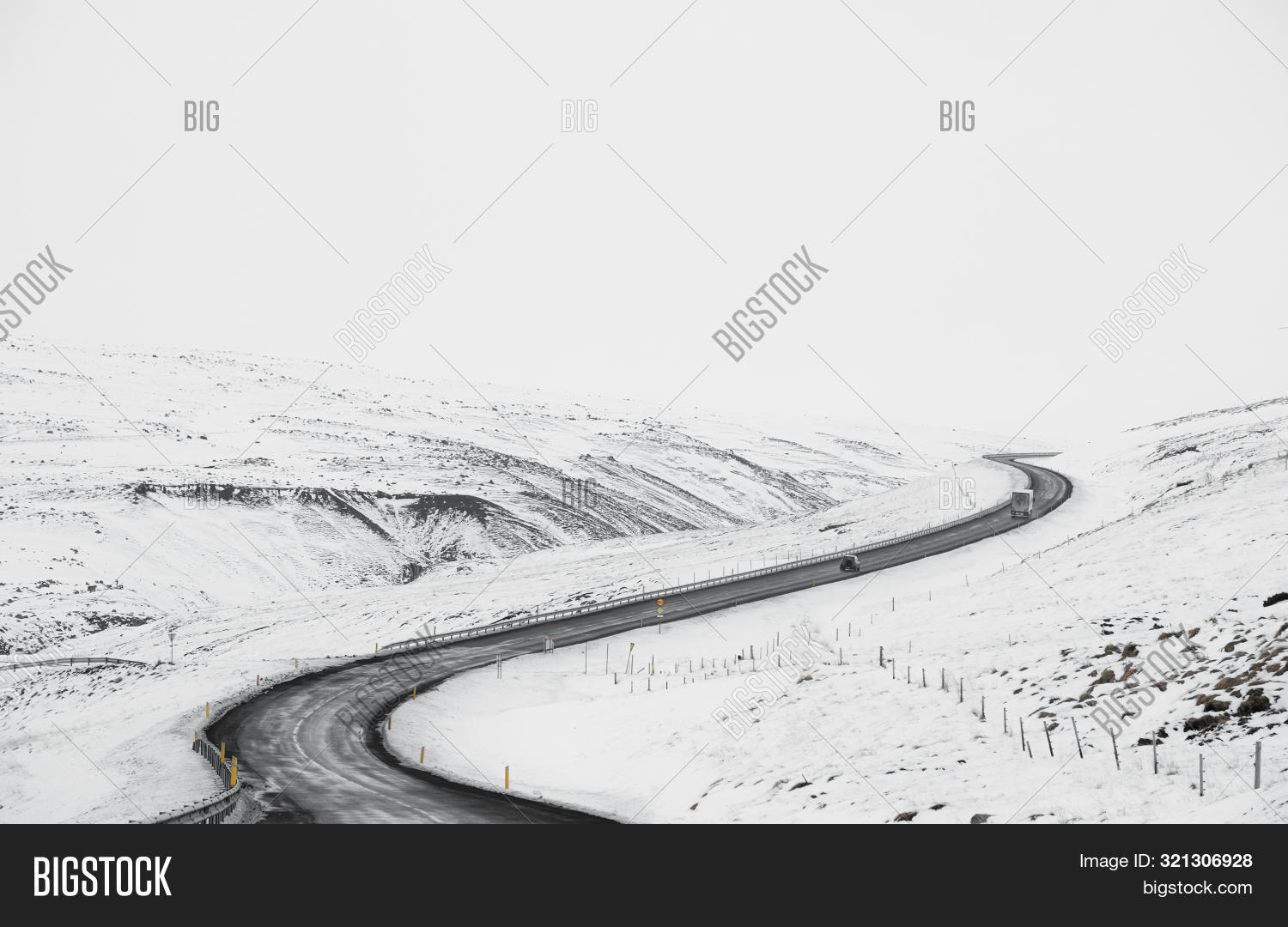 Uphill Curve Road Side Image & Photo (Free Trial) | Bigstock
