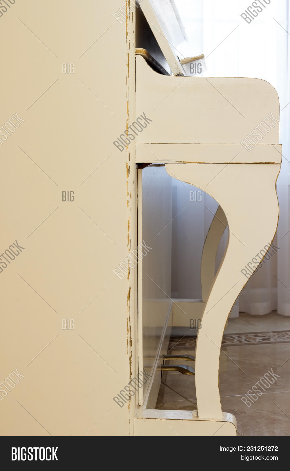 White Piano, Side View Image & Photo (Free Trial) | Bigstock