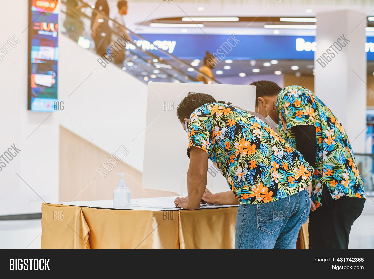 Back View Male Image & Photo (Free Trial) | Bigstock