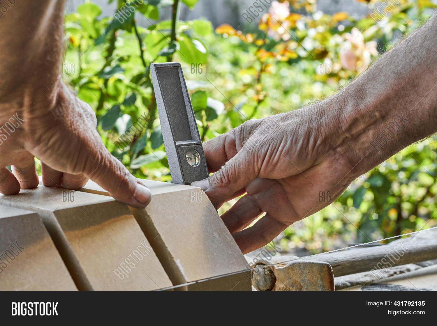 Bricklayer Levelling Image & Photo (Free Trial) | Bigstock