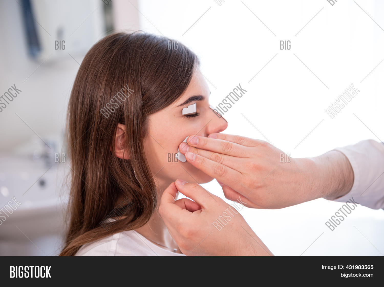 Patient Nerves Testing Image & Photo (Free Trial) | Bigstock