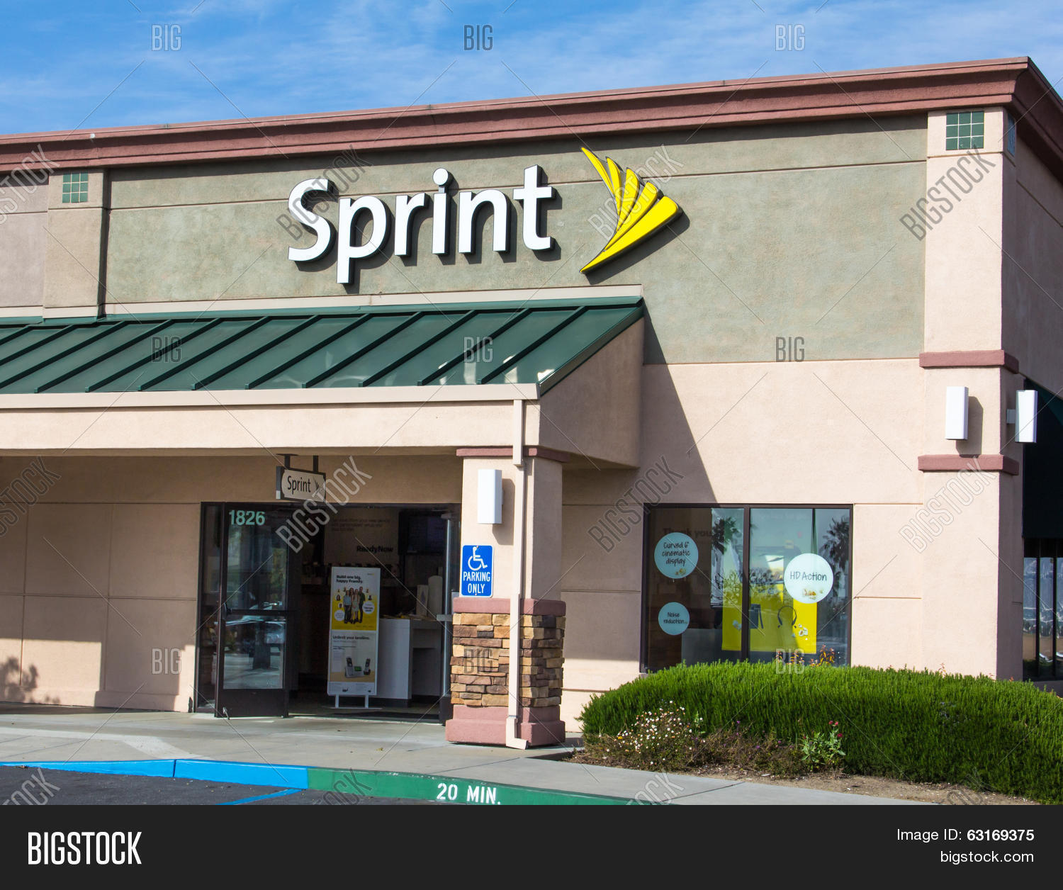 Sprint Store Exterior Image & Photo (Free Trial) | Bigstock