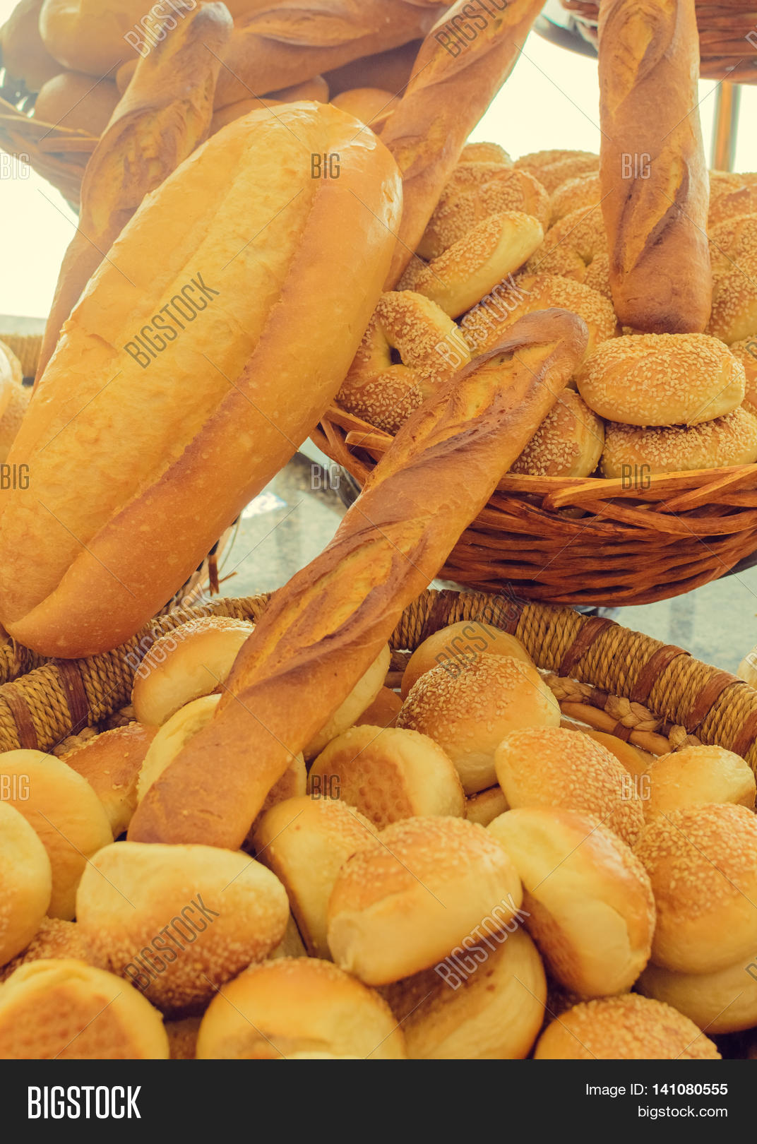 Different Bread 图片和照片（免费试用） | Bigstock