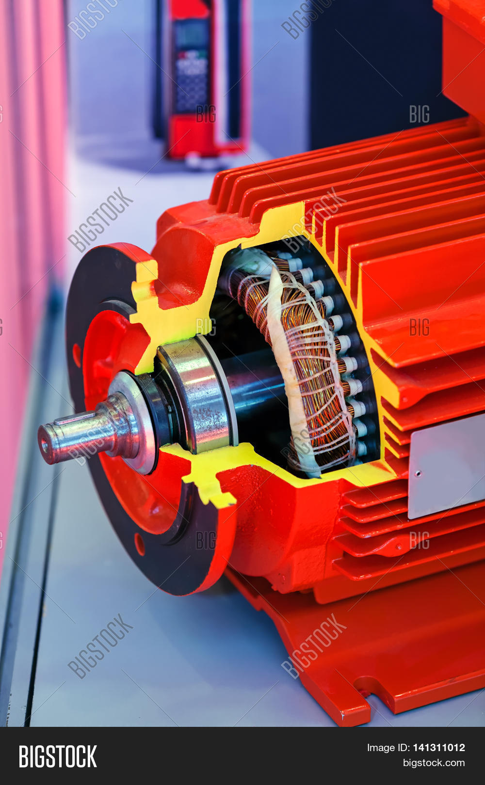 Cross Section Engine Image & Photo (Free Trial) | Bigstock