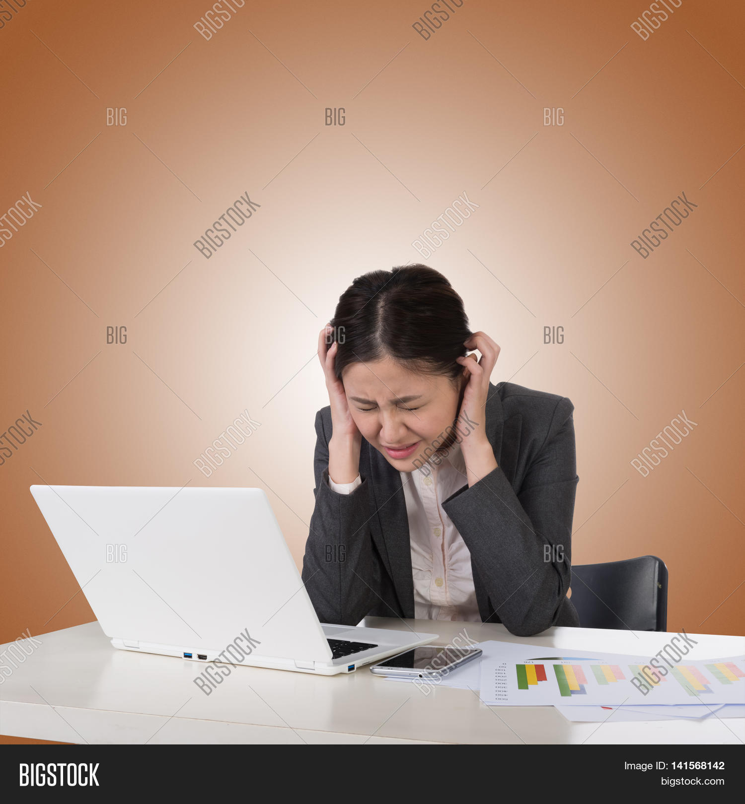 Worried Business Woman Image & Photo (Free Trial) | Bigstock