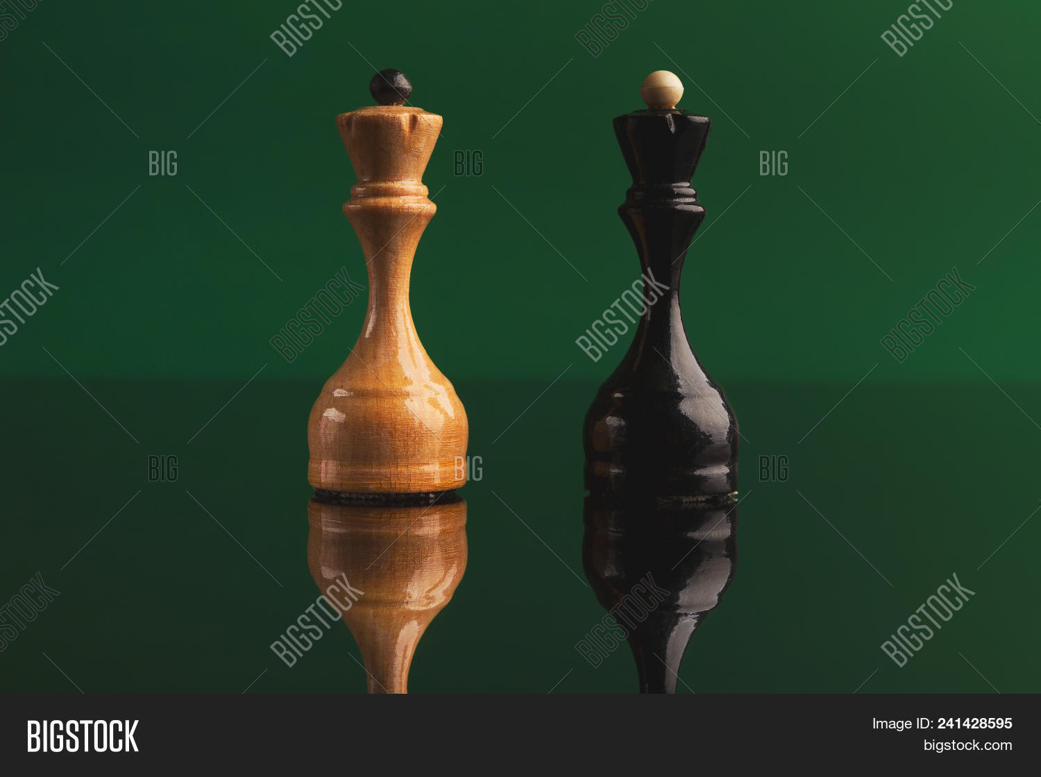 Pair Queen Chess Image & Photo (Free Trial) | Bigstock