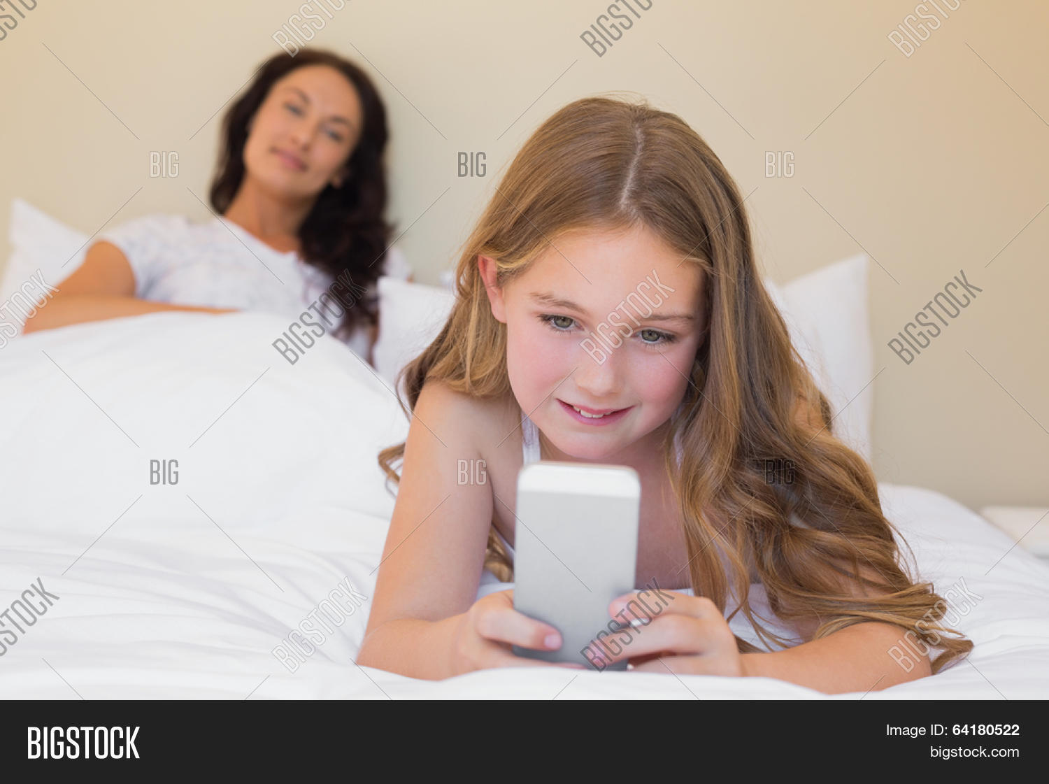 Little Girl Using Image & Photo (Free Trial) | Bigstock