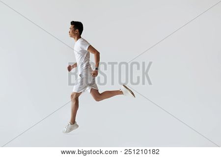 Side View Of Man Running Images, Illustrations & Vectors (Free) - Bigstock