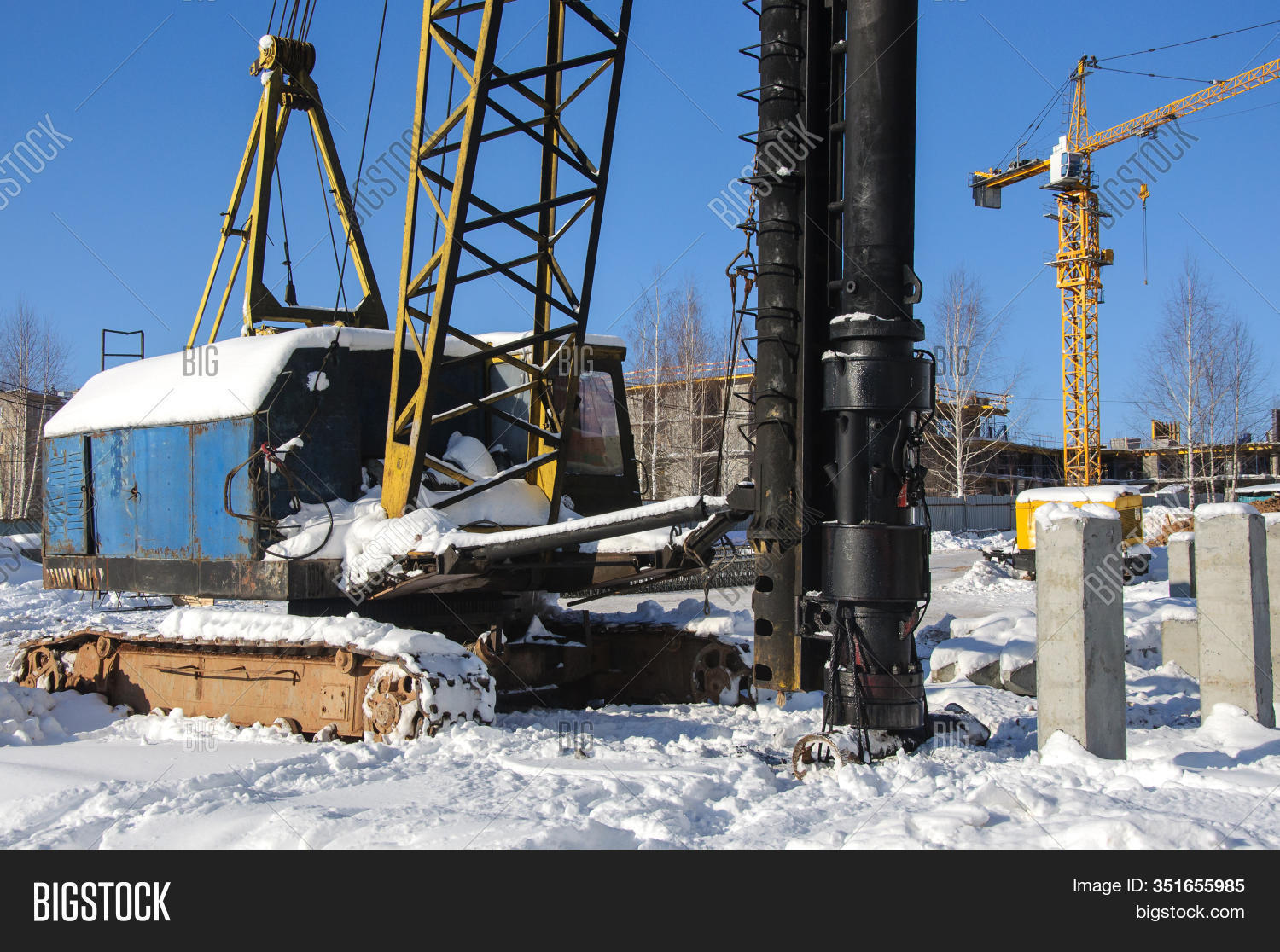 Diesel Hammer Machine Image & Photo (Free Trial) | Bigstock
