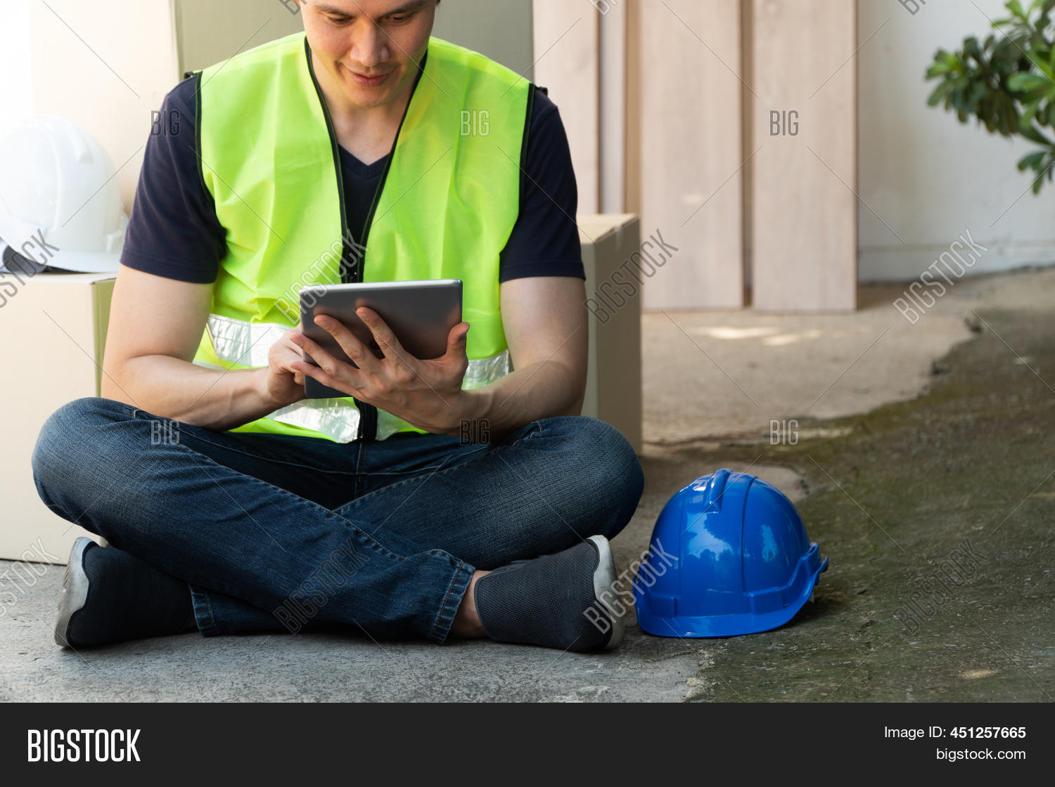 Asian Homeowner Image & Photo (Free Trial) | Bigstock