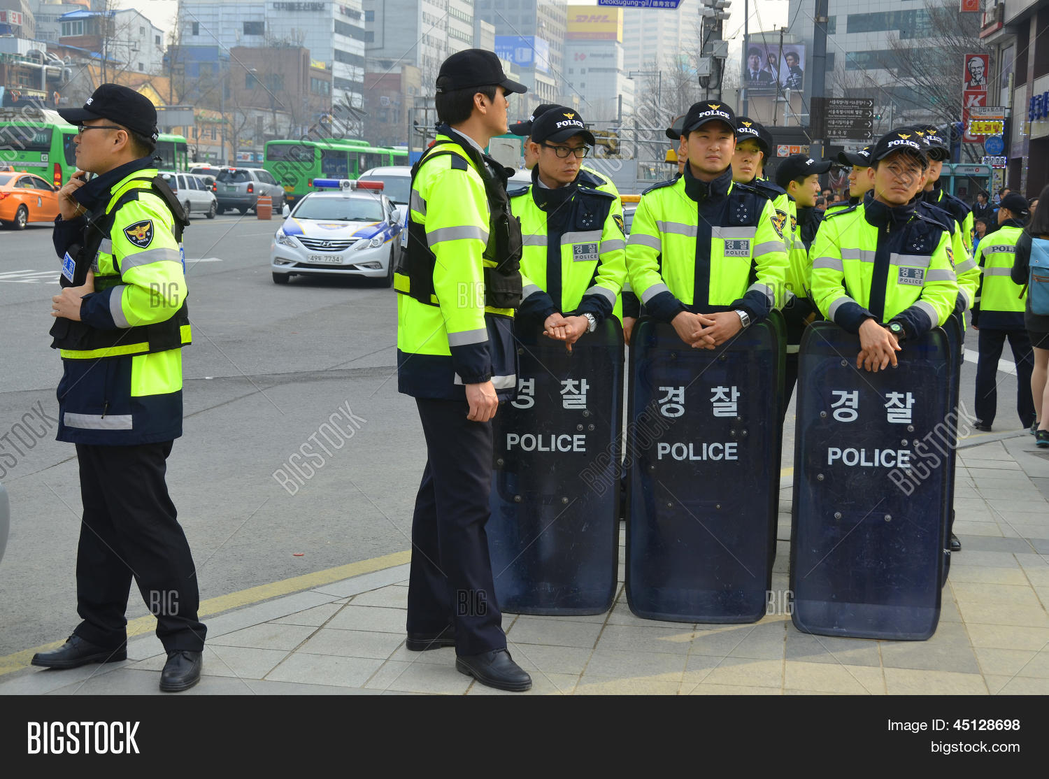 Seoul Riot Police Image & Photo (Free Trial) | Bigstock