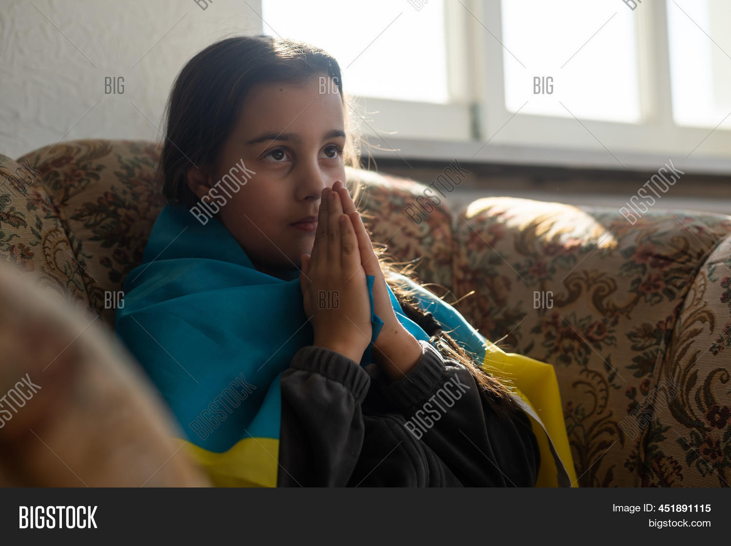 Little Girl Refugee Image & Photo (Free Trial) | Bigstock