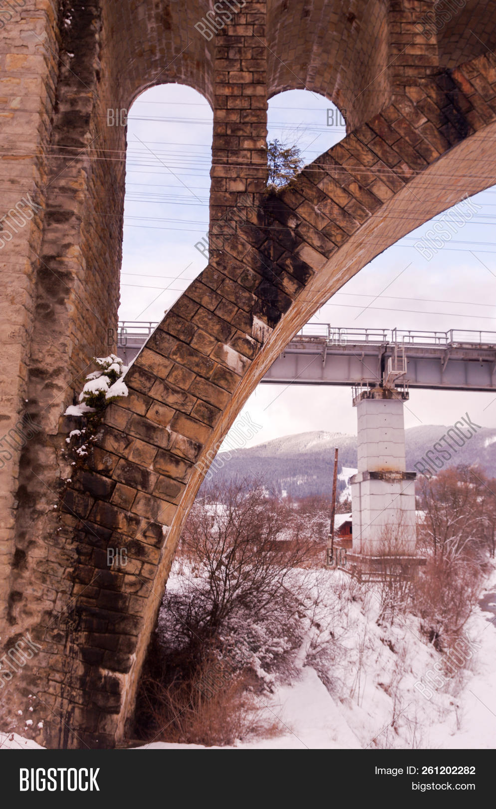 Left Part Arch Bridge Image & Photo (Free Trial) | Bigstock