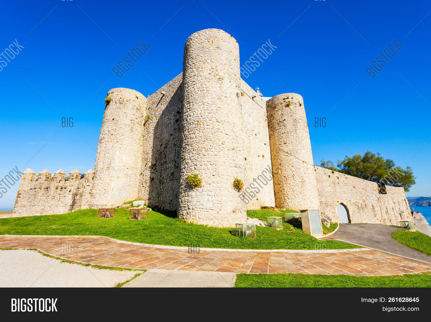 Santa Ana Castle Image & Photo (Free Trial) | Bigstock