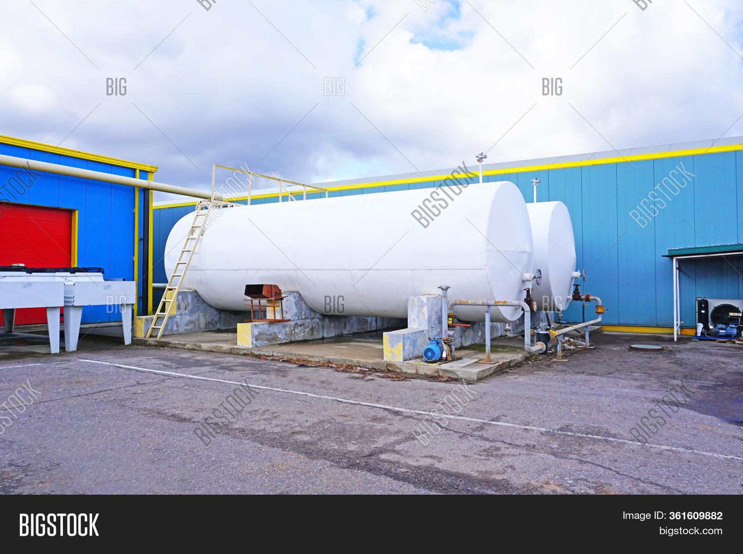 External Fuel Tanks Image & Photo (Free Trial) | Bigstock