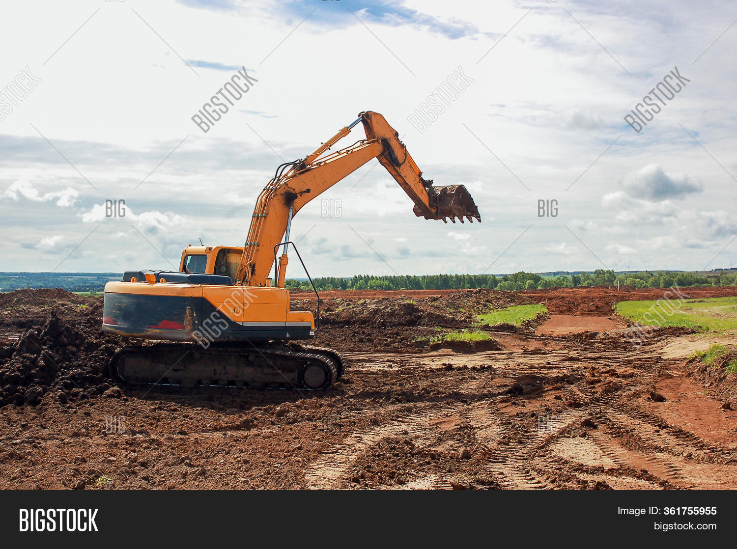 Crawler Excavator Image & Photo (Free Trial) | Bigstock