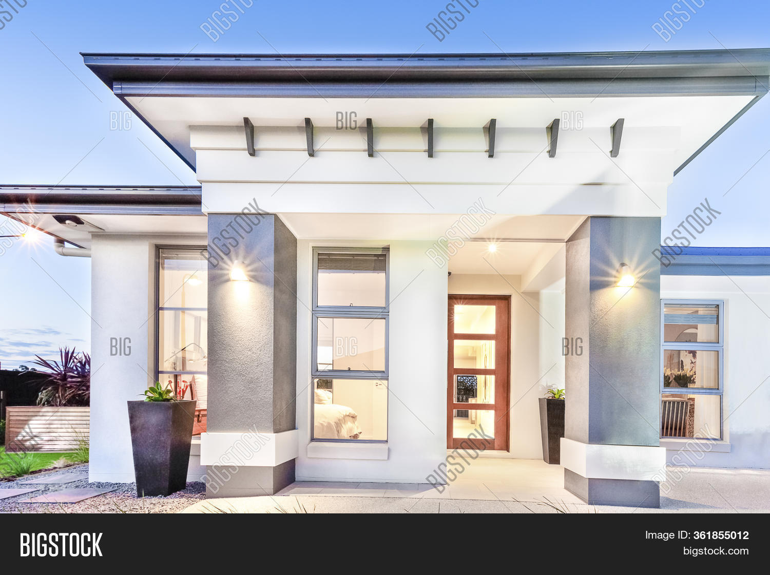 Modern House Front Image & Photo (Free Trial) | Bigstock