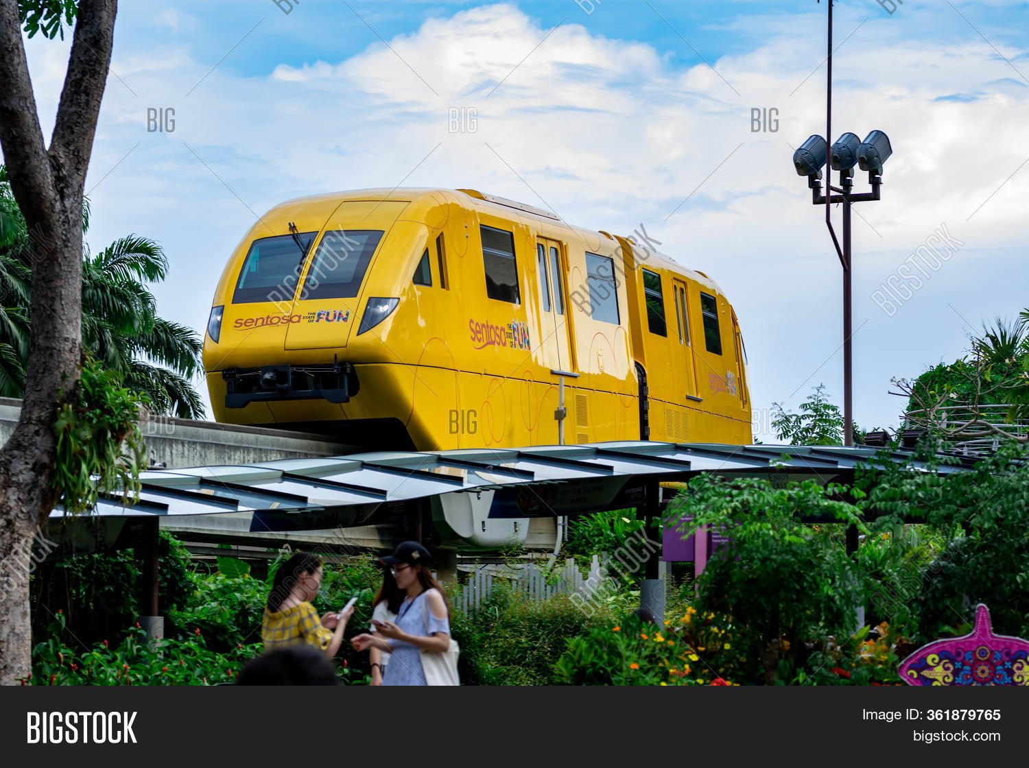 Yellow Sentosa Express Image & Photo (Free Trial) | Bigstock