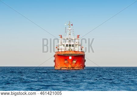 Front View Offshore Image & Photo (Free Trial) | Bigstock