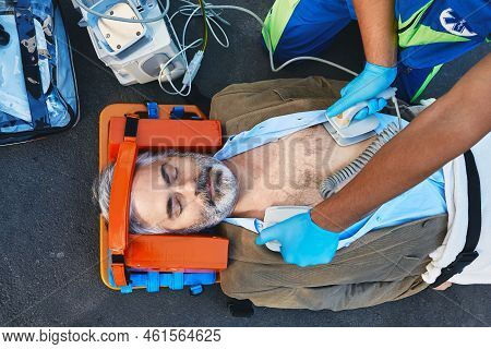 Ambulance Paramedic Image & Photo (Free Trial) | Bigstock