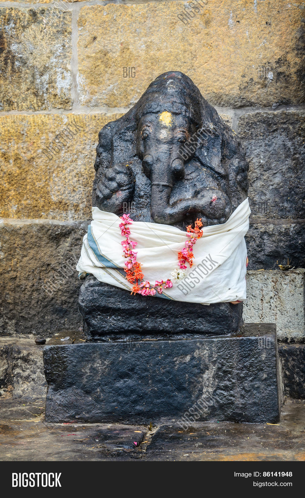 Ganesh Statue Image & Photo (Free Trial) | Bigstock
