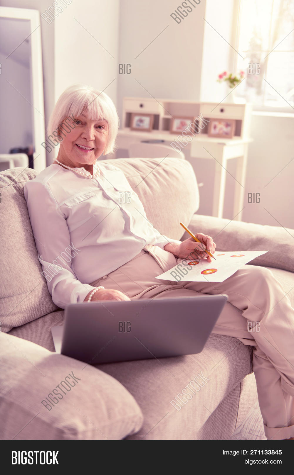 Tidy Lady Redrawing Image & Photo (Free Trial) | Bigstock