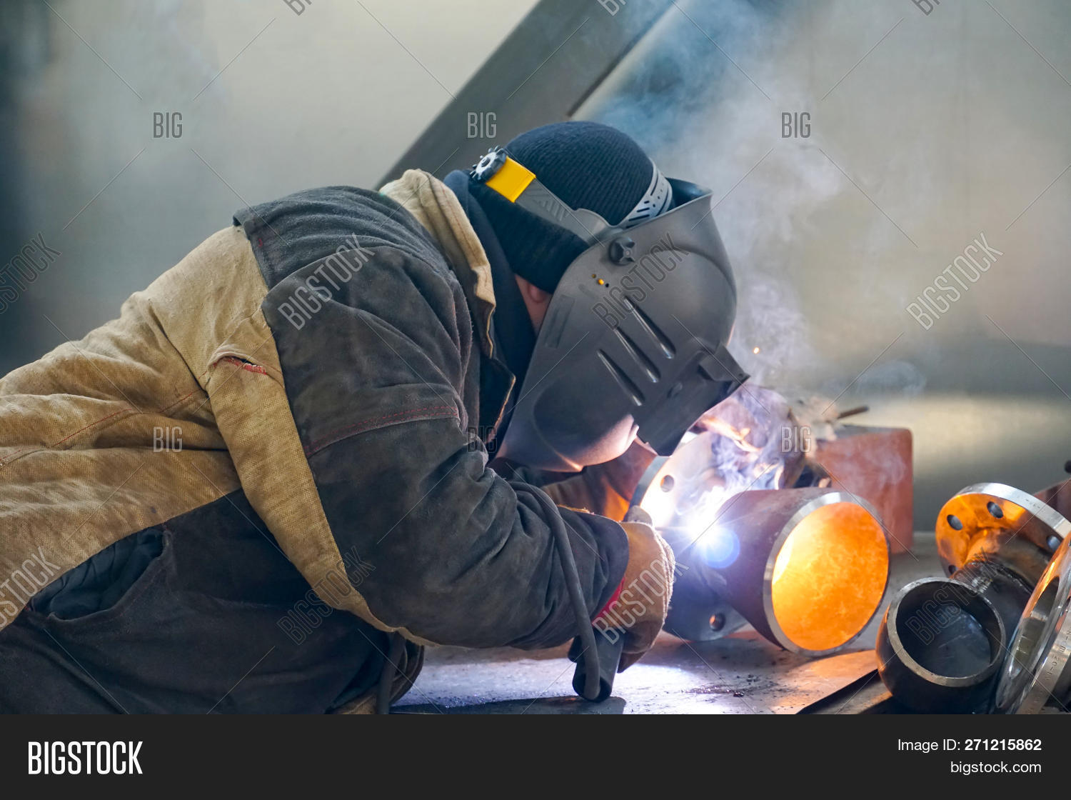 Professional Welder Image & Photo (Free Trial) | Bigstock