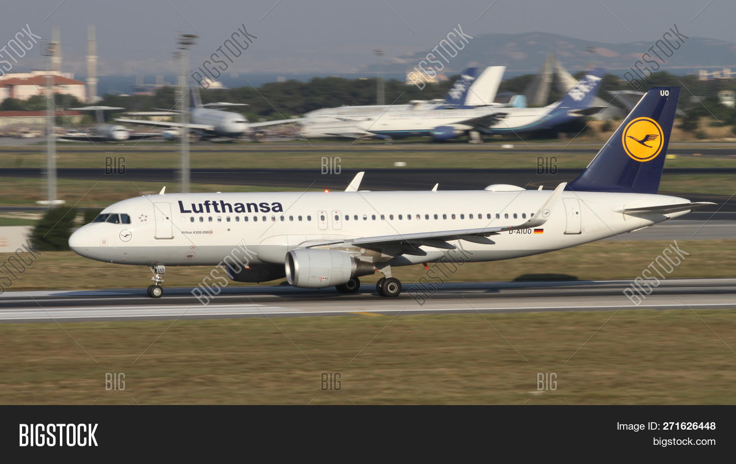 Airplane Takeoff Image & Photo (Free Trial) | Bigstock