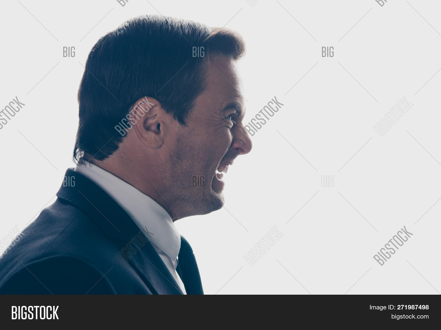 Half Turned 图片和照片（免费试用） | Bigstock