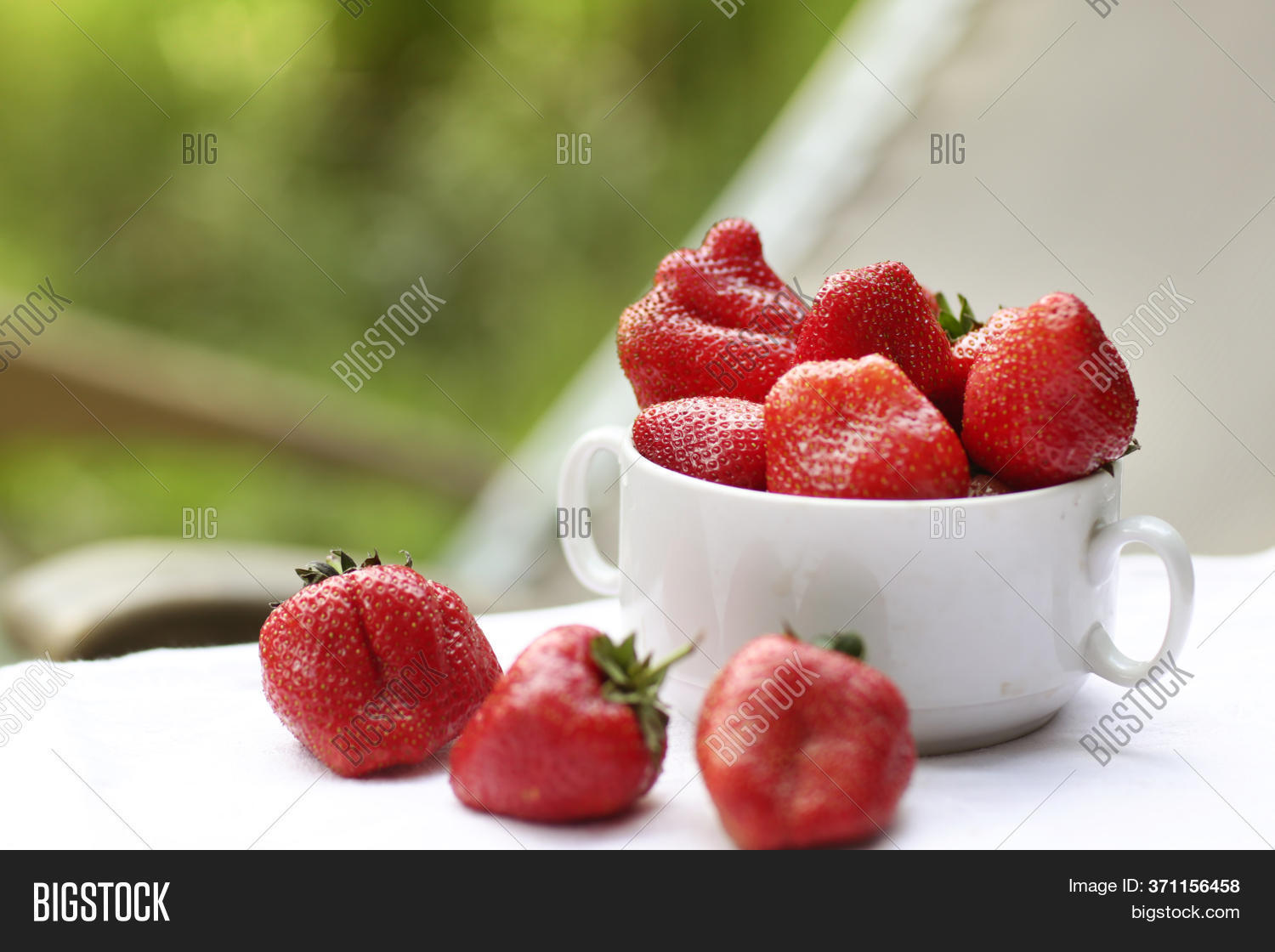 Strawberry Bowl Close Image & Photo (Free Trial) | Bigstock
