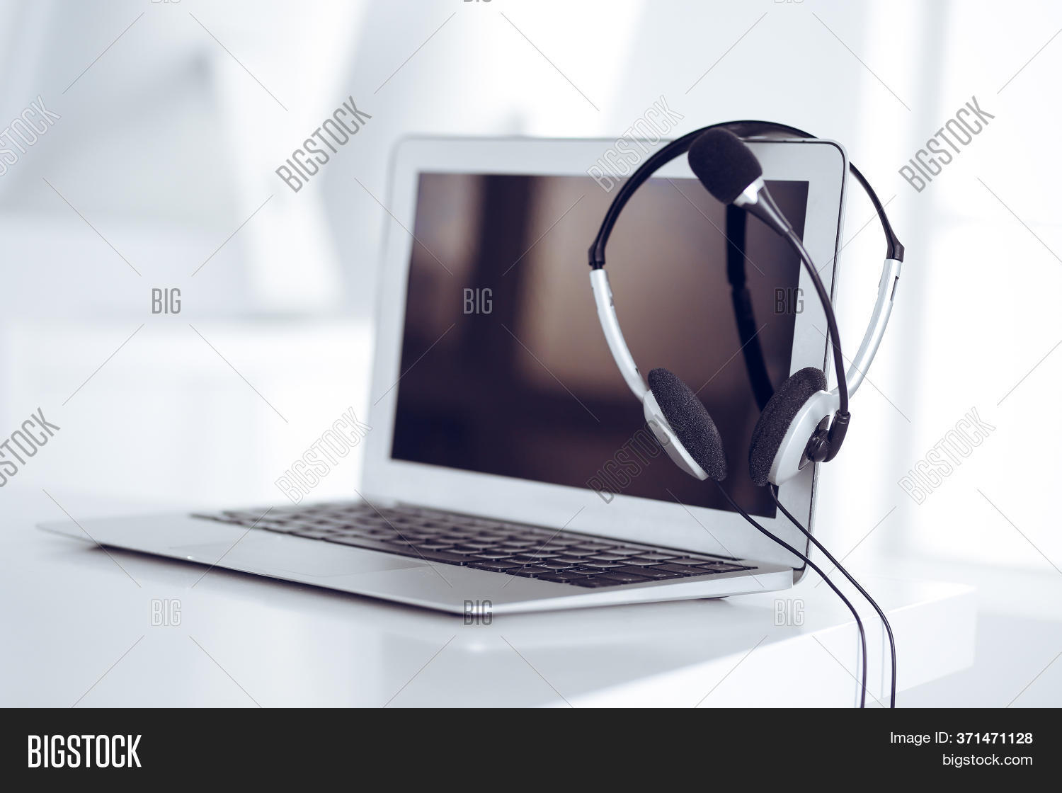 Call Center Image & Photo (Free Trial) | Bigstock