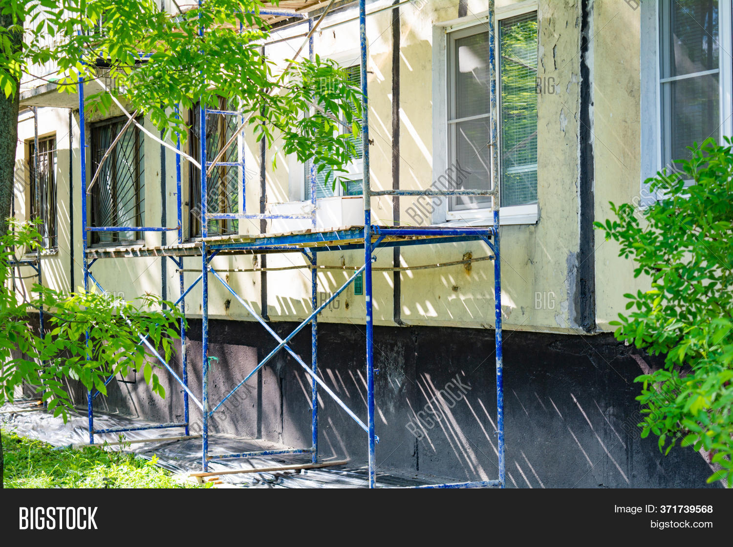 Outside Repair Image & Photo (Free Trial) | Bigstock