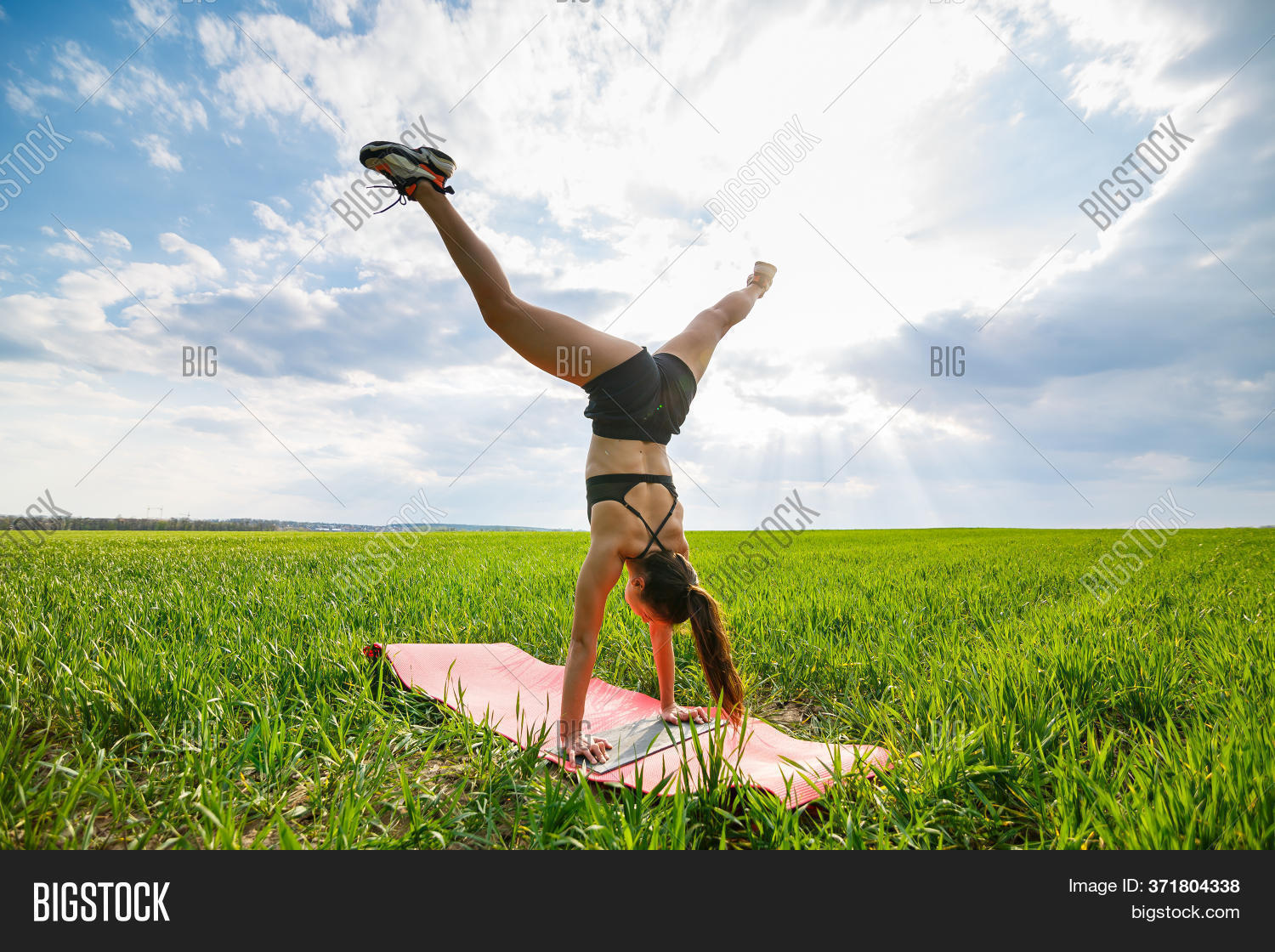 Girl Acrobat Performs Image & Photo (Free Trial) | Bigstock