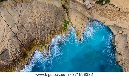 Wet Rock Above Images, Illustrations & Vectors (Free) - Bigstock