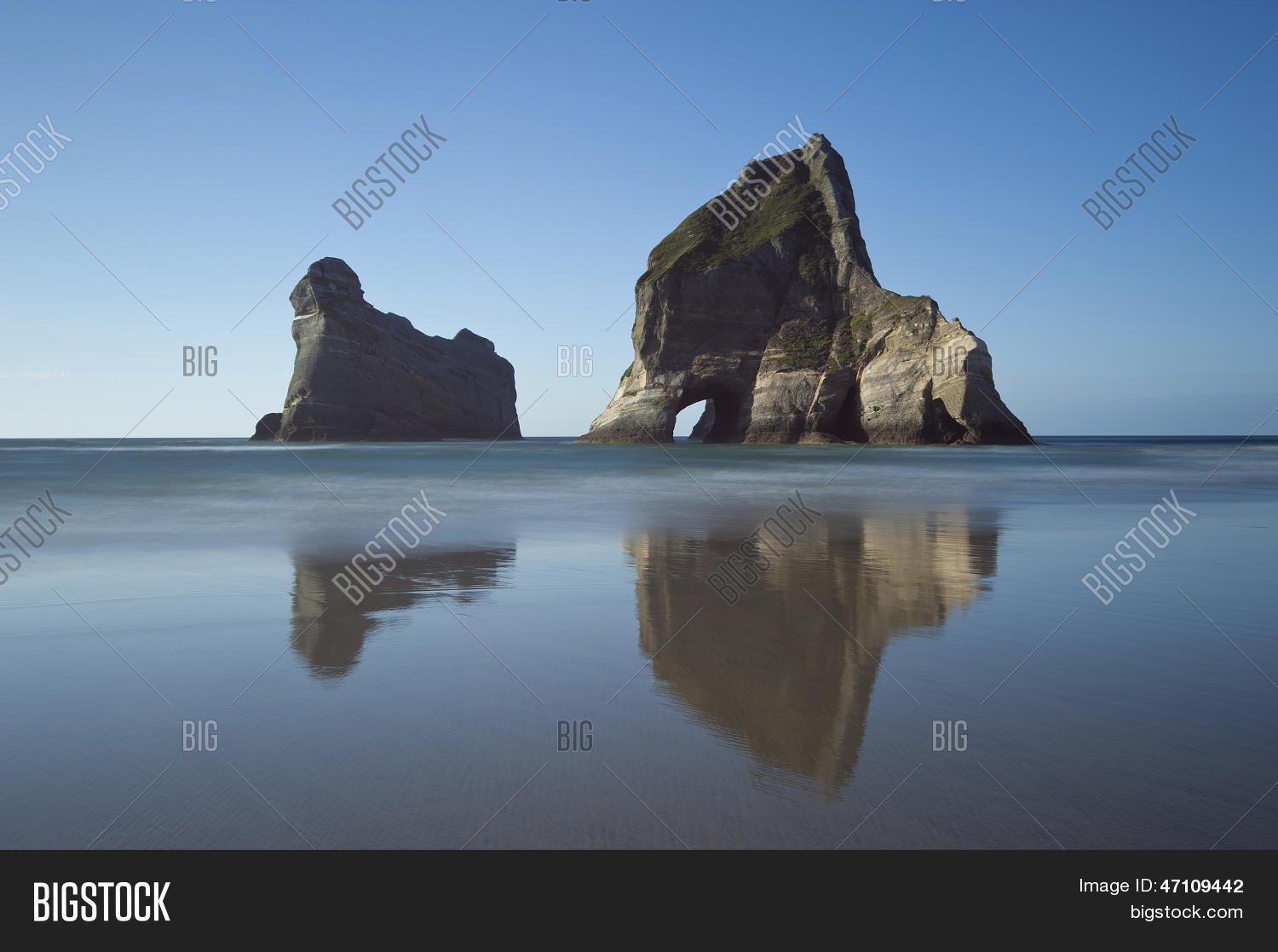 Archway Islands Near Image & Photo (Free Trial) | Bigstock