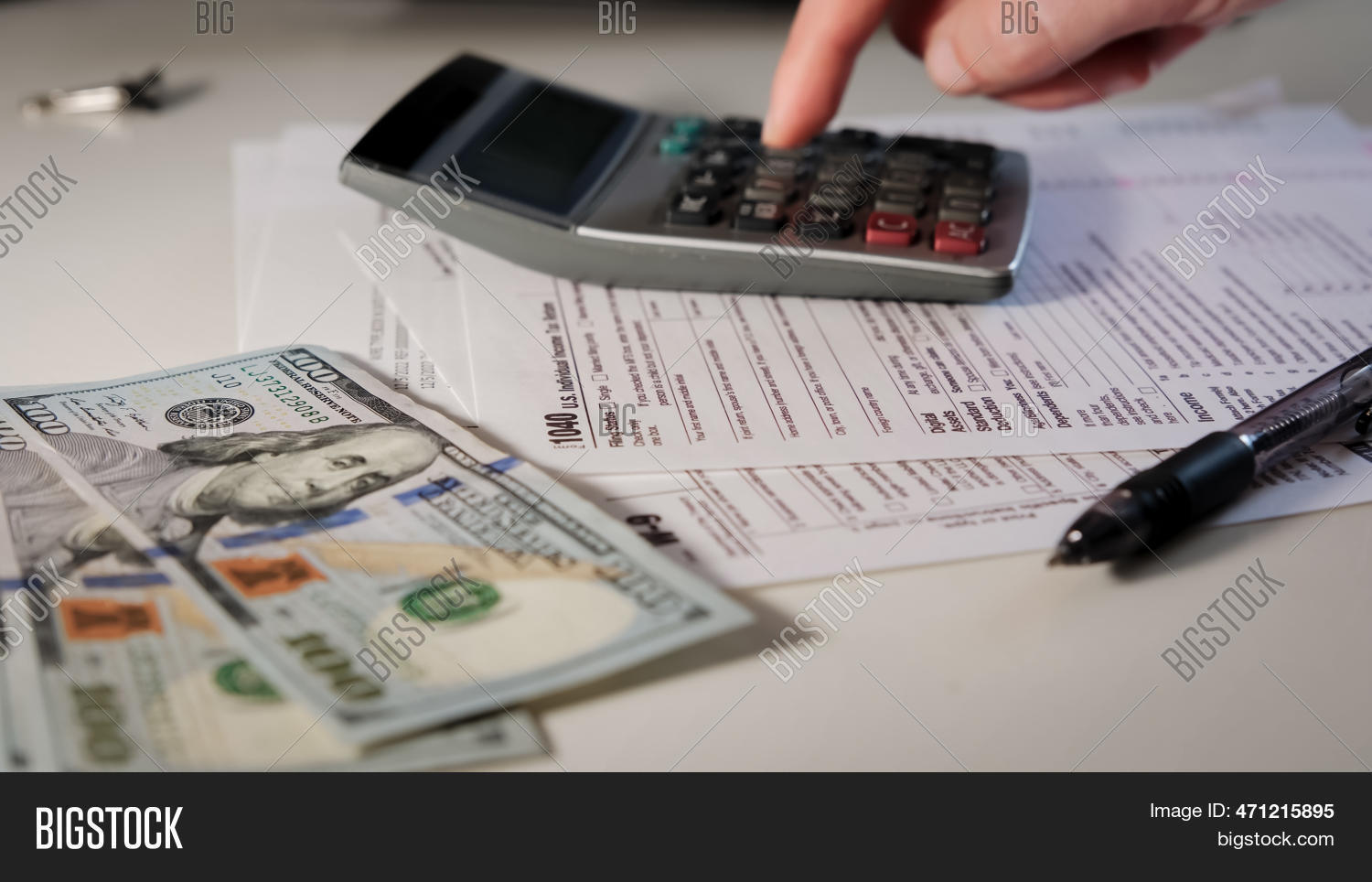 Close Calculate Amount Image & Photo (Free Trial) | Bigstock