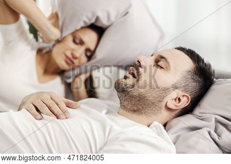 Man Snoring Sleeping Image & Photo (Free Trial) | Bigstock