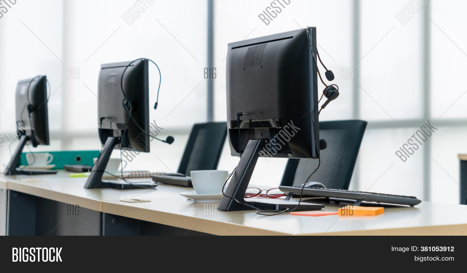 Call Center Computers Image & Photo (Free Trial) | Bigstock