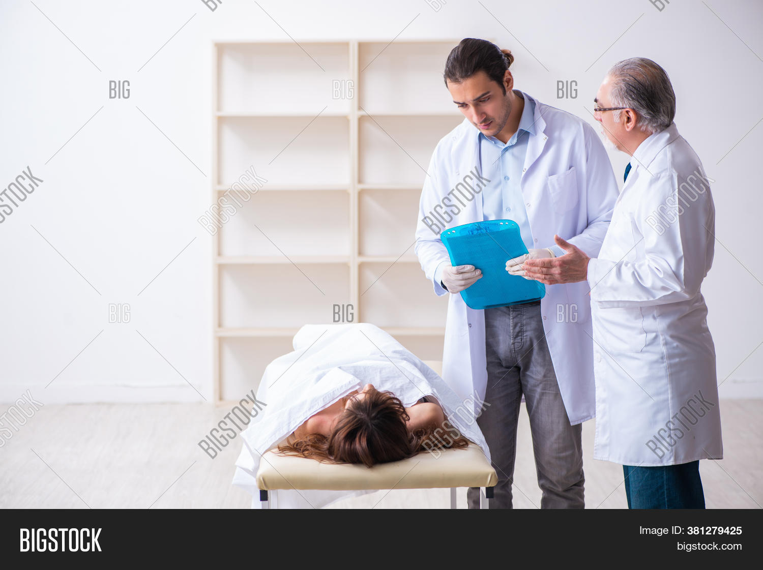 Imagen y foto Police Coroner (prueba gratis) | Bigstock