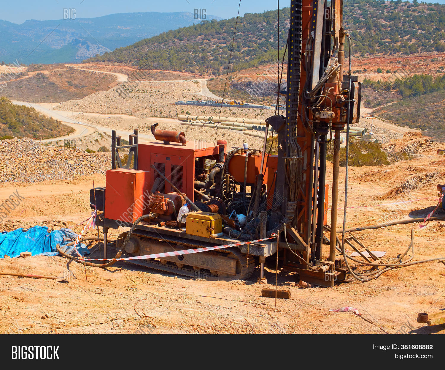 Crawler Drilling Rigs Image & Photo (Free Trial) | Bigstock