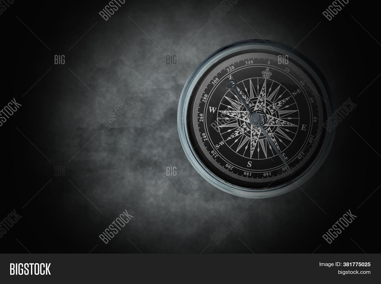 Round Compass On Image & Photo (Free Trial) | Bigstock
